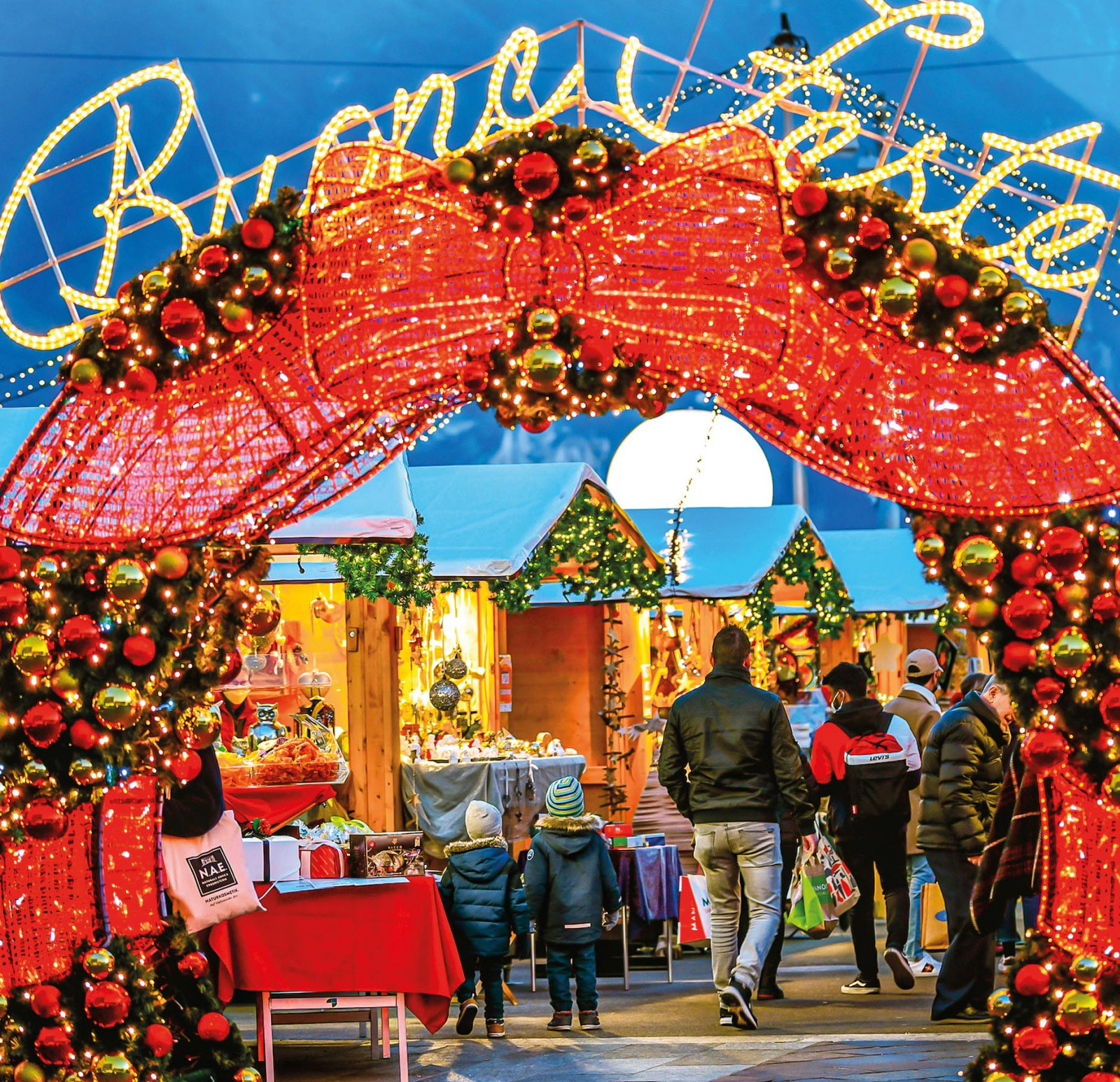 Per Natale si torna in piazza